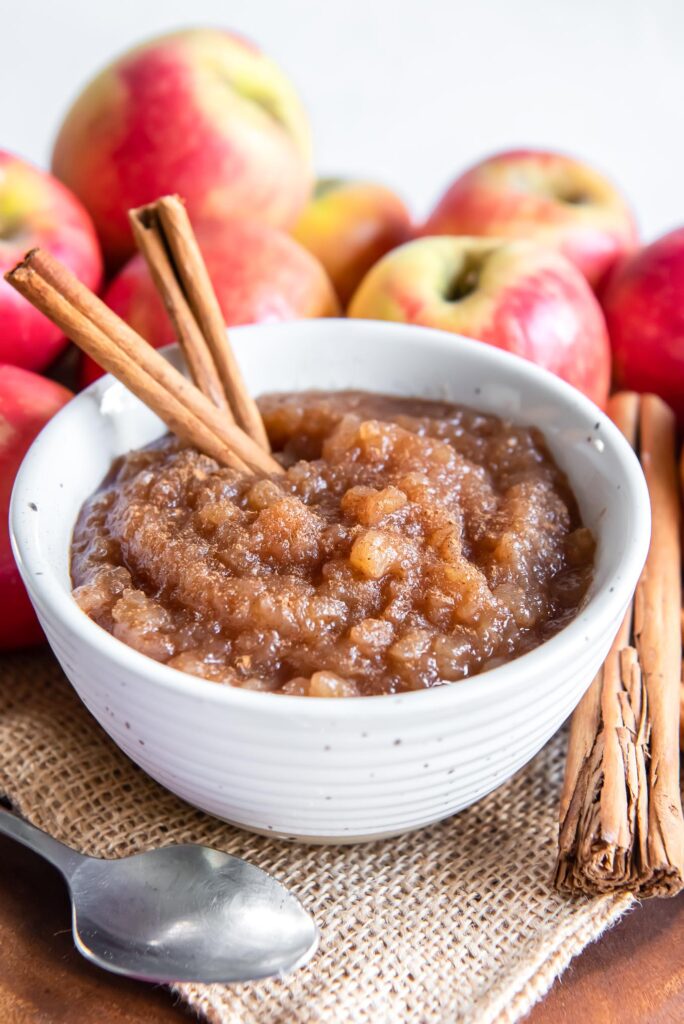 Irresistible Homemade Applesauce Recipe for Cozy Days - Randomcooking